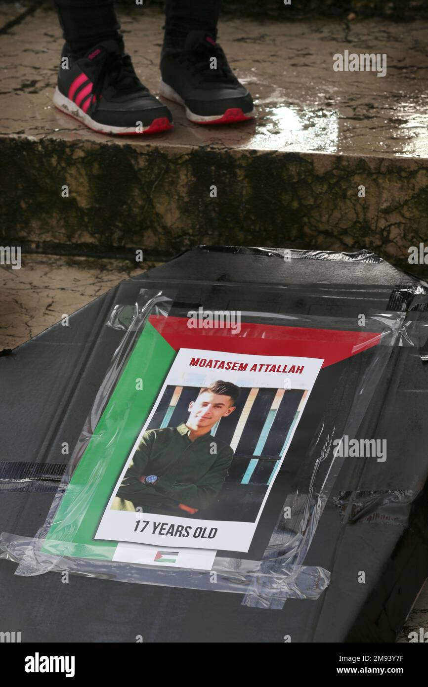 Manchester, UK. 15th Jan, 2023. A cardboard model of a coffin with the ...