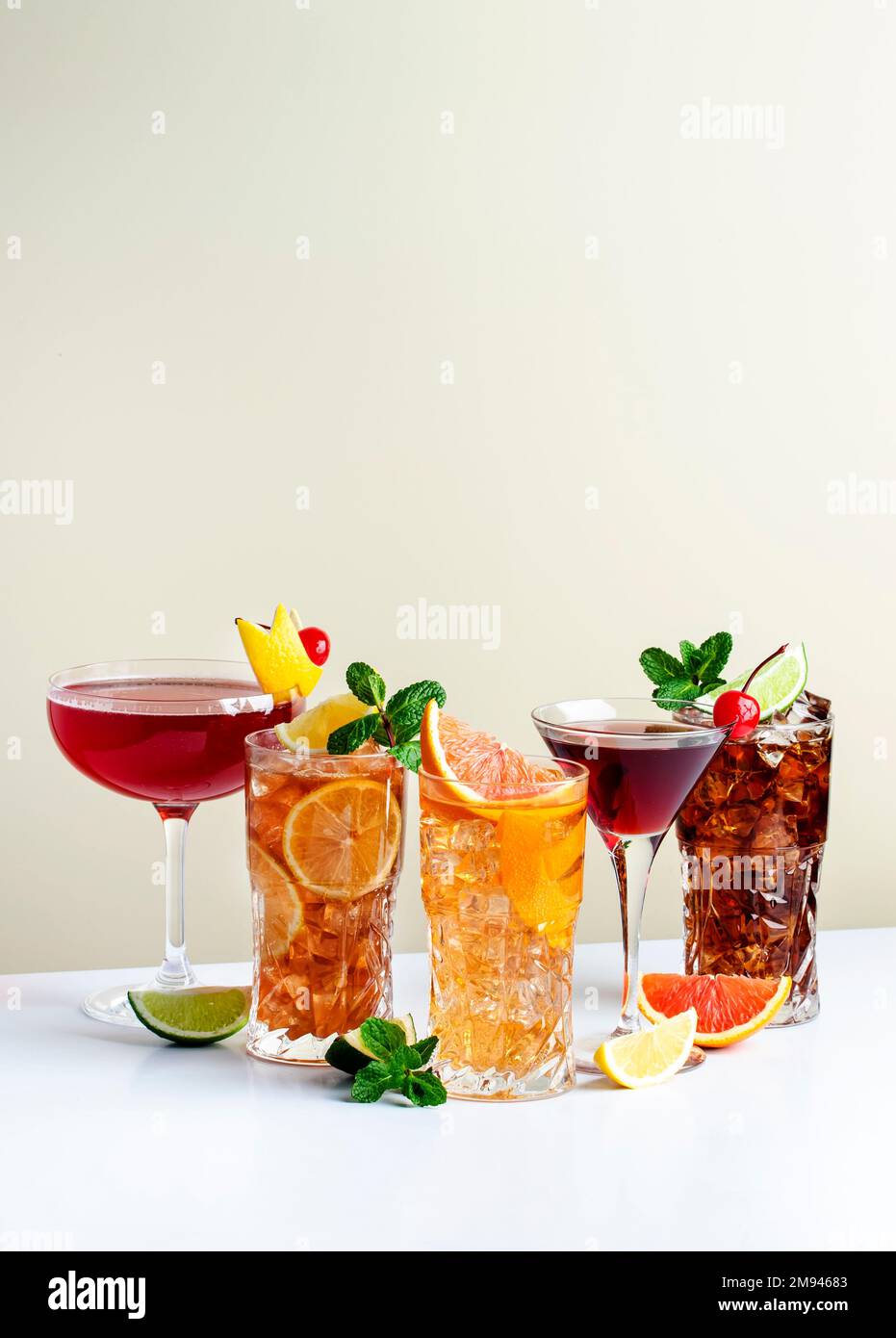 Whisky cocktail selection hi-res stock photography and images - Alamy