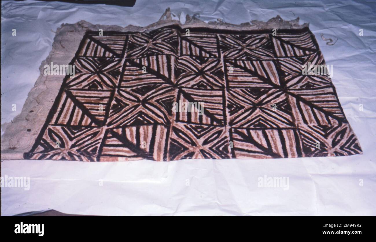 Tapa (Siapo) Samoan. Tapa (Siapo). Barkcloth, pigment, 49 1/2 x 59 in ...