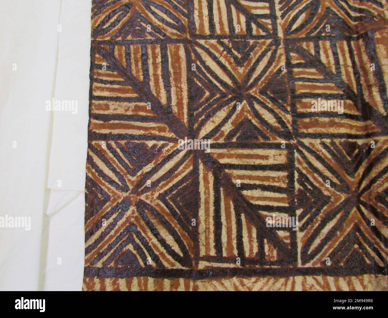 Tapa (Siapo) Samoan. Tapa (Siapo). Barkcloth, pigment, 49 1/2 x 59 in ...