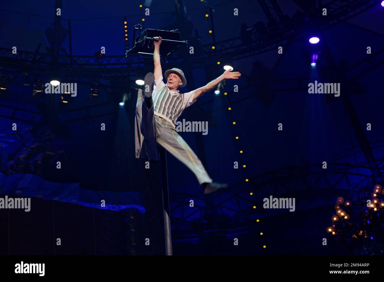 Paris, France. 15th Janv, 2023. Julot Cousins on its oscillating mast performs during Cirque ...