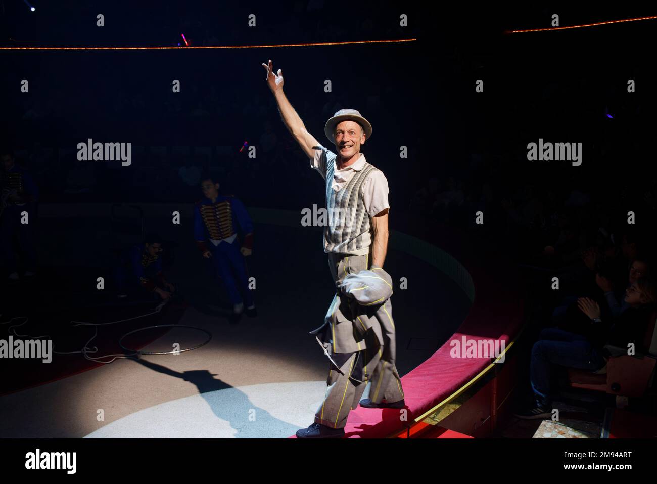 Paris, France. 15th Janv, 2023. Julot Cousins on its oscillating mast performs during Cirque ...