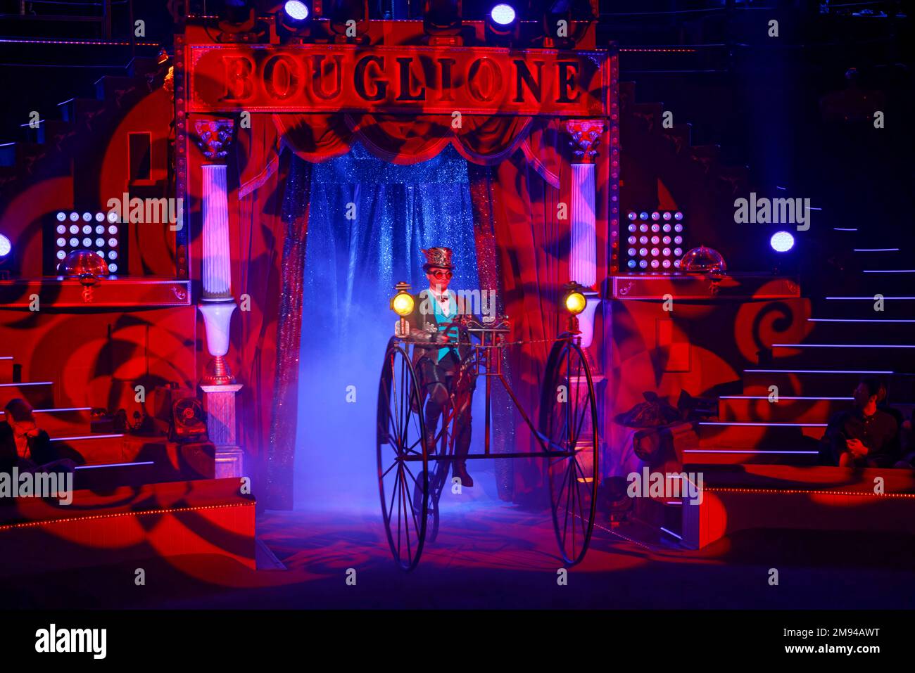 Paris, France. 15th Janv, 2023. The illusionist Jimmy Saylon performs during Cirque Bouglione's ...