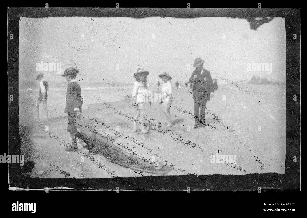Girls coney island Black and White Stock Photos & Images - Alamy