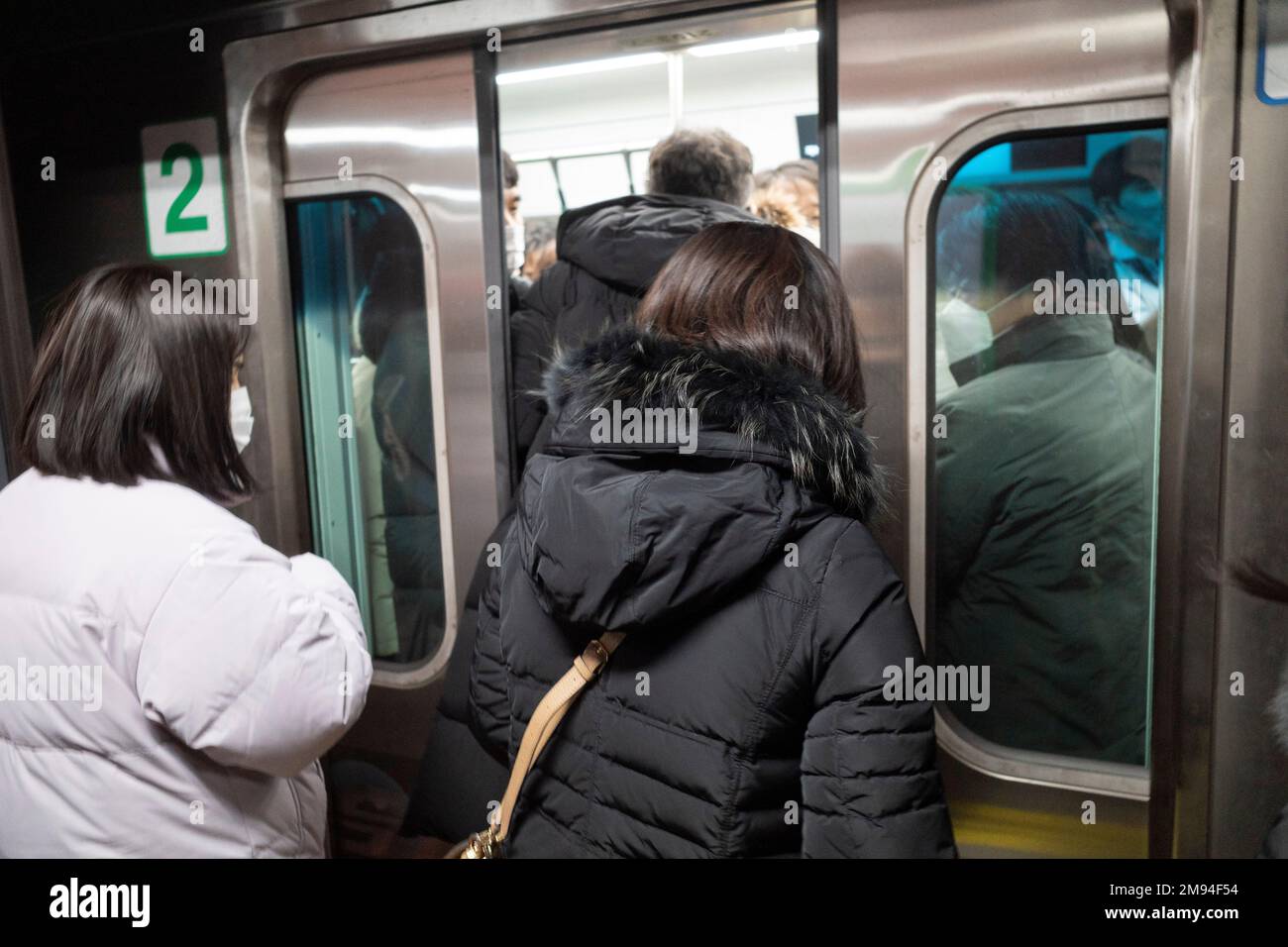 Seoul, Korea. 20th Dec, 2022. Commuters, passengers and tourists alike ...