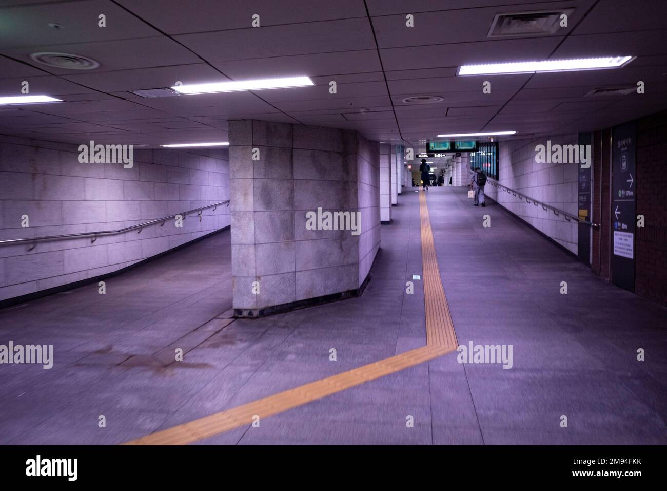 Seoul, Korea. 21st Dec, 2022. An underground passageway in a sprawling ...