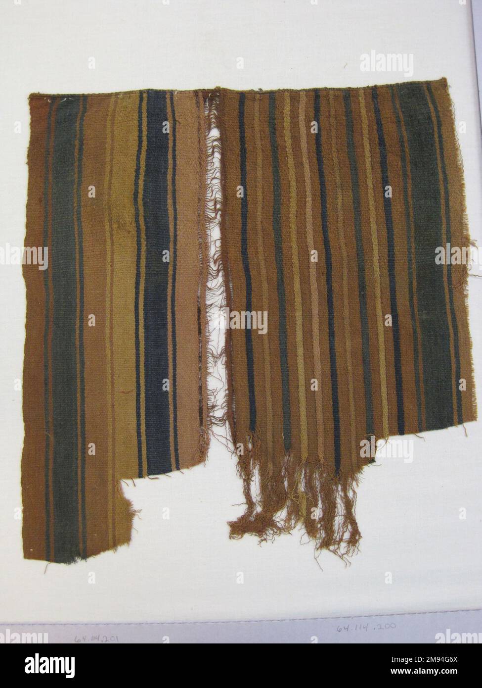 Textile Fragment, undetermined Chimú. Textile Fragment, undetermined ...
