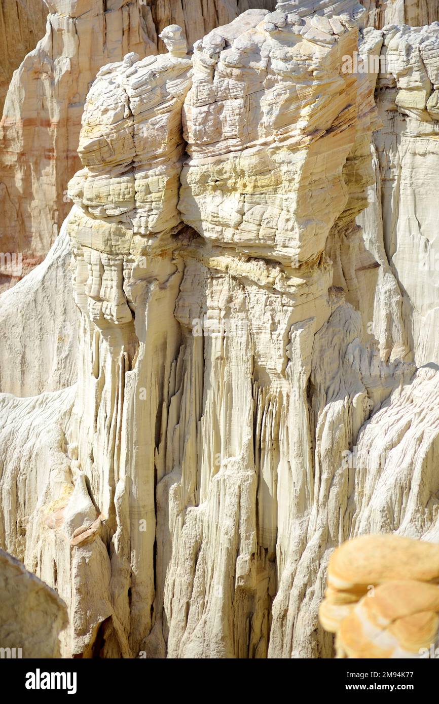 Stunning view of white striped sandstone hoodoos in Coal Mine Canyon ...