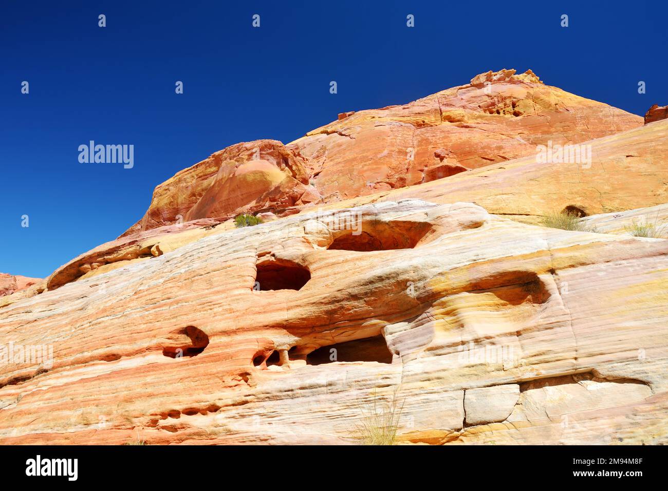 Amazing colors and shapes of sandstone formations in Valley of Fire ...