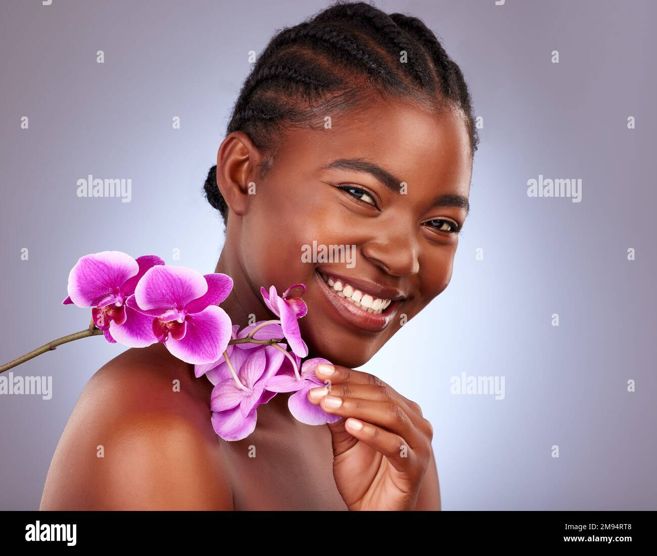 Beautiful young smiling woman stay hi-res stock photography and images ...
