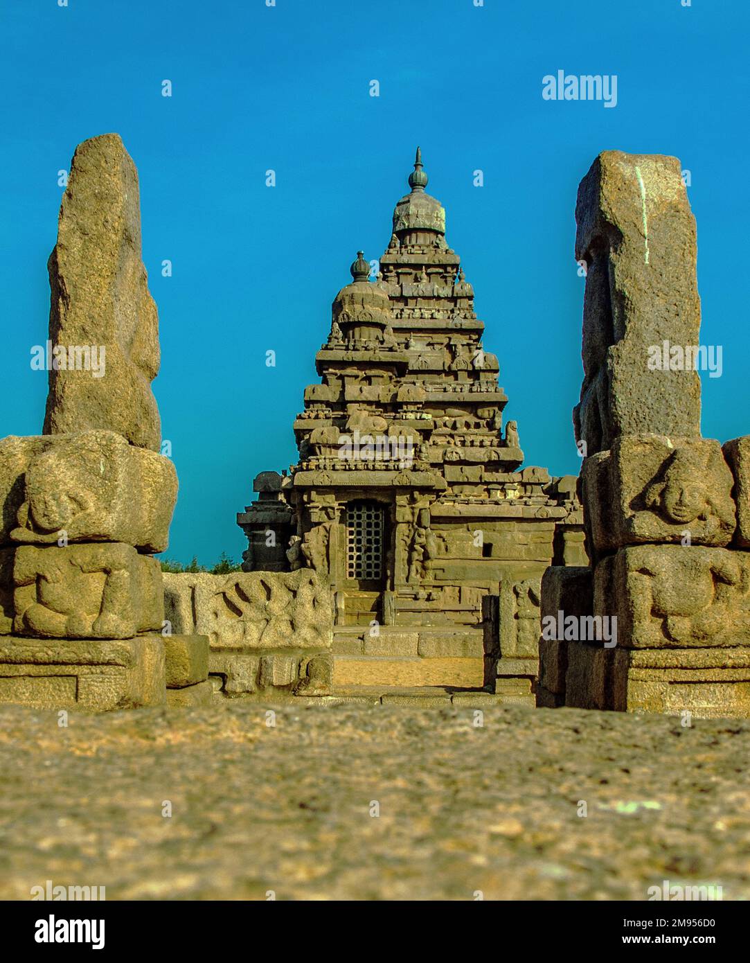 8th century indian building hi-res stock photography and images - Alamy