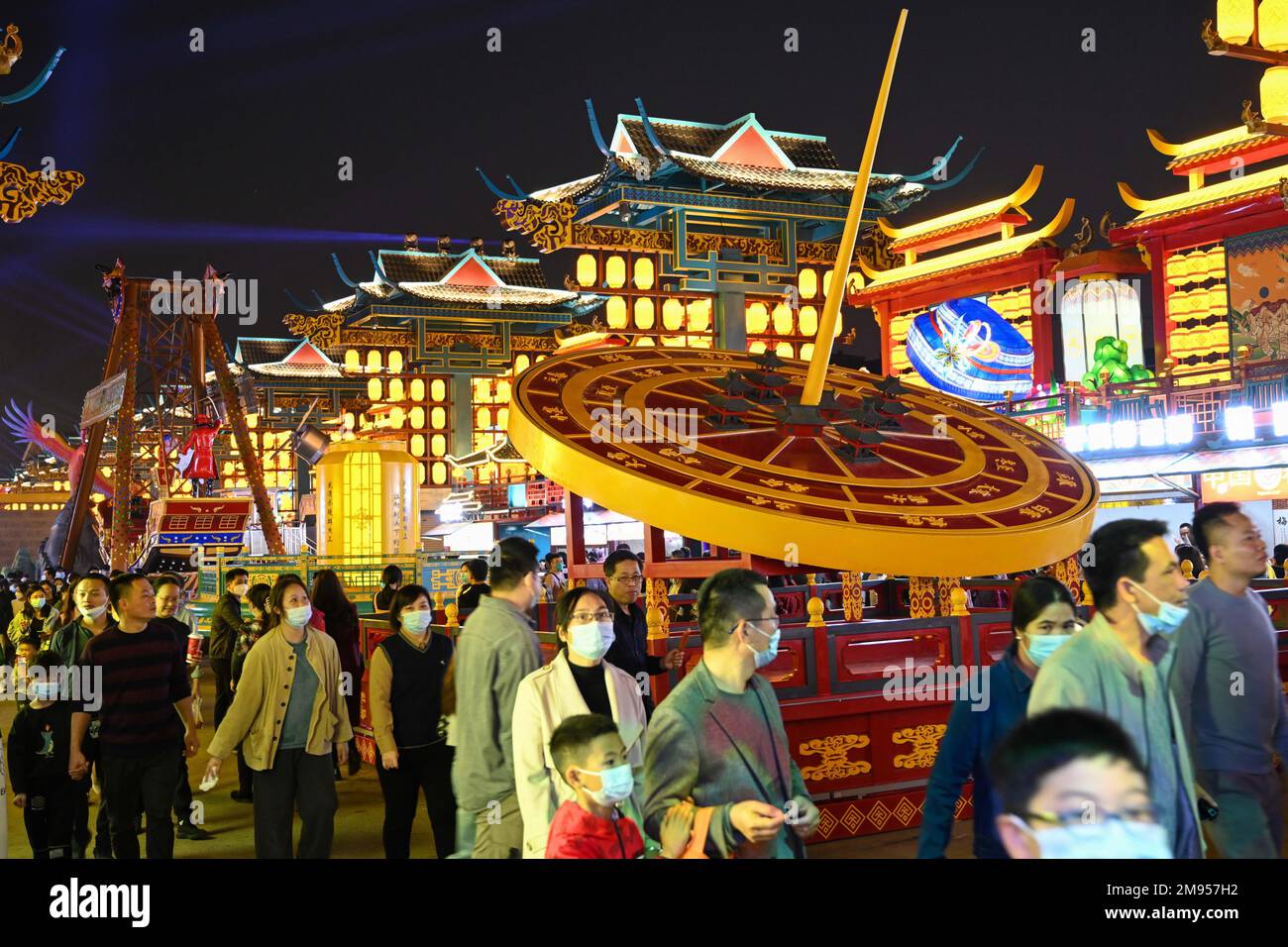The "Nanning Night" block opens, attracting many people to visit in ...