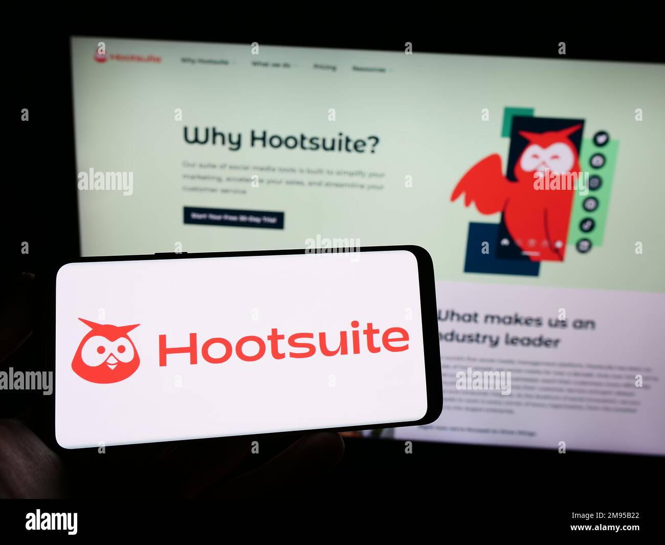 Hootsuite logo hi-res stock photography and images - Alamy