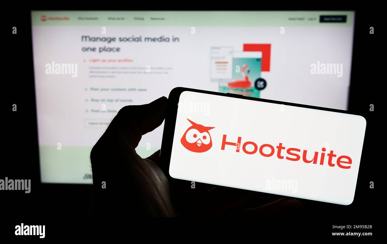 Software hootsuite hi-res stock photography and images - Alamy