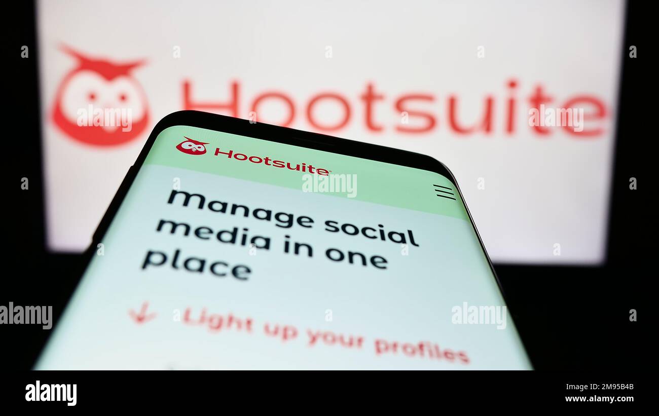 Mobile phone with webpage of Canadian software company Hootsuite Inc ...