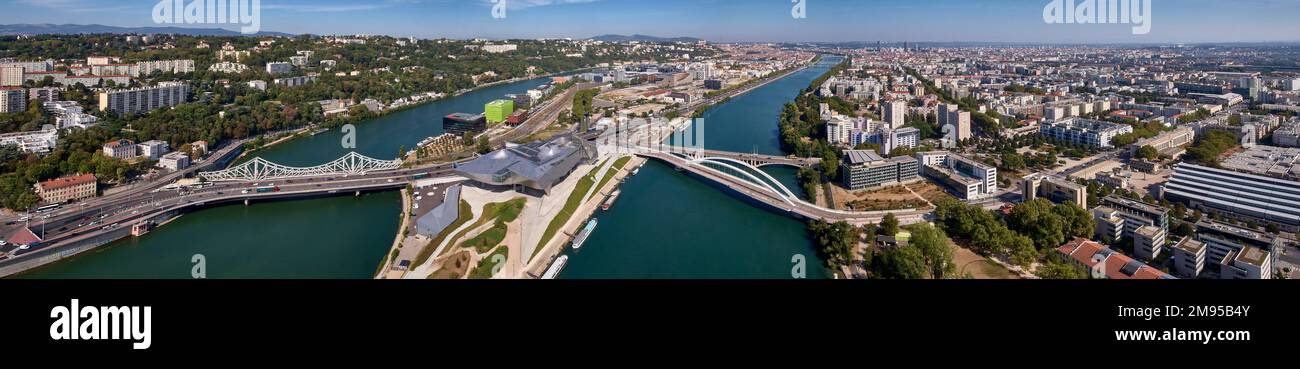 Confluence of roads hi-res stock photography and images - Alamy