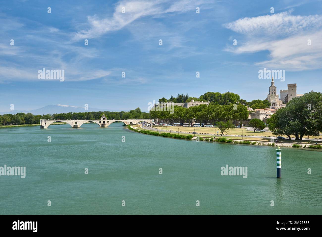 Palais des papes embankment hi-res stock photography and images - Alamy