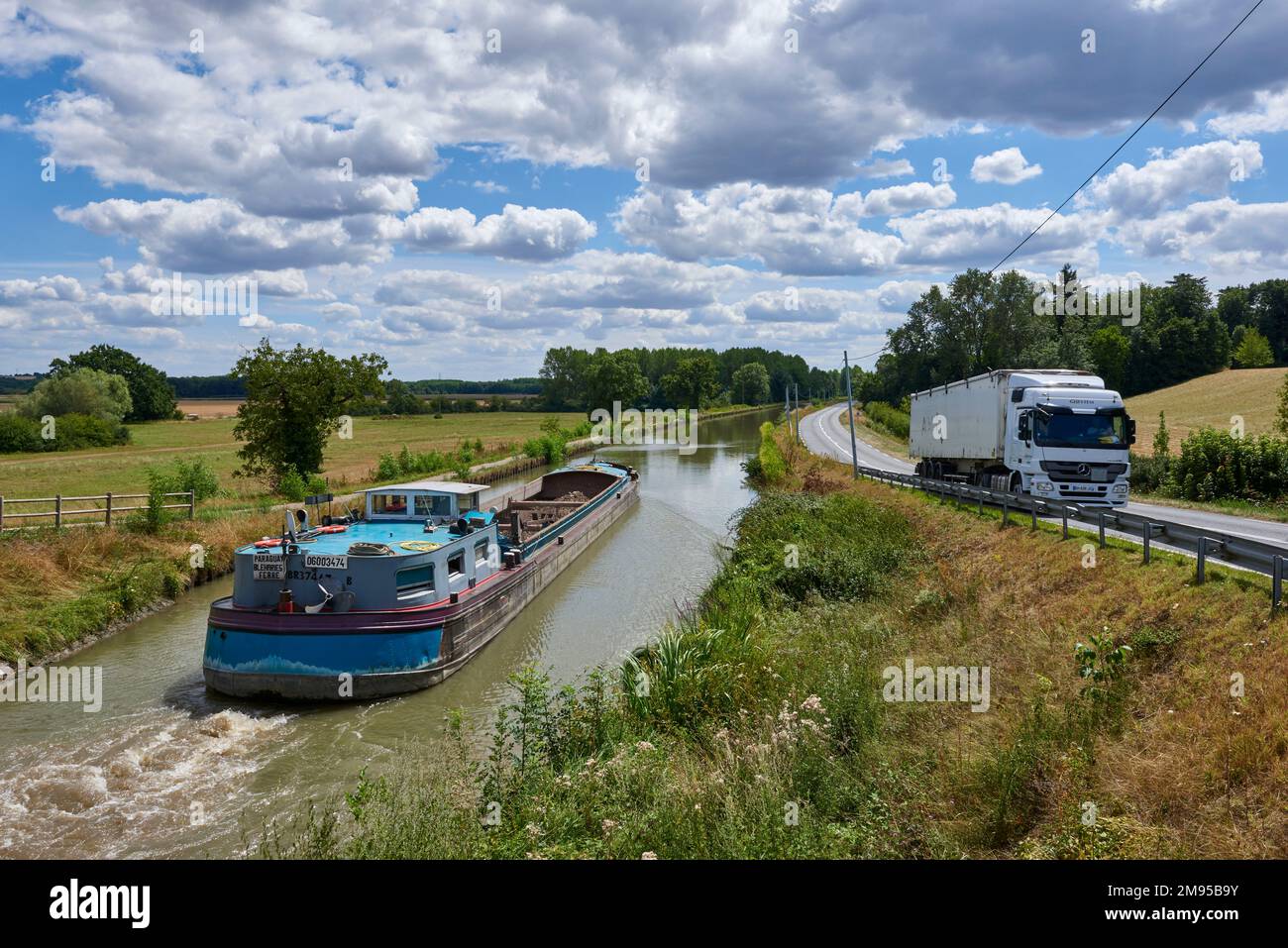 Freycinet barge Le Paraguay transporting earth from Paris on the “Canal ...