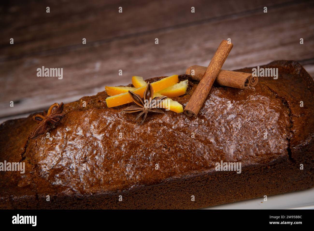 Traditional spice gingerbread cake with honey, ginger, cinnamon, nutmeg ...