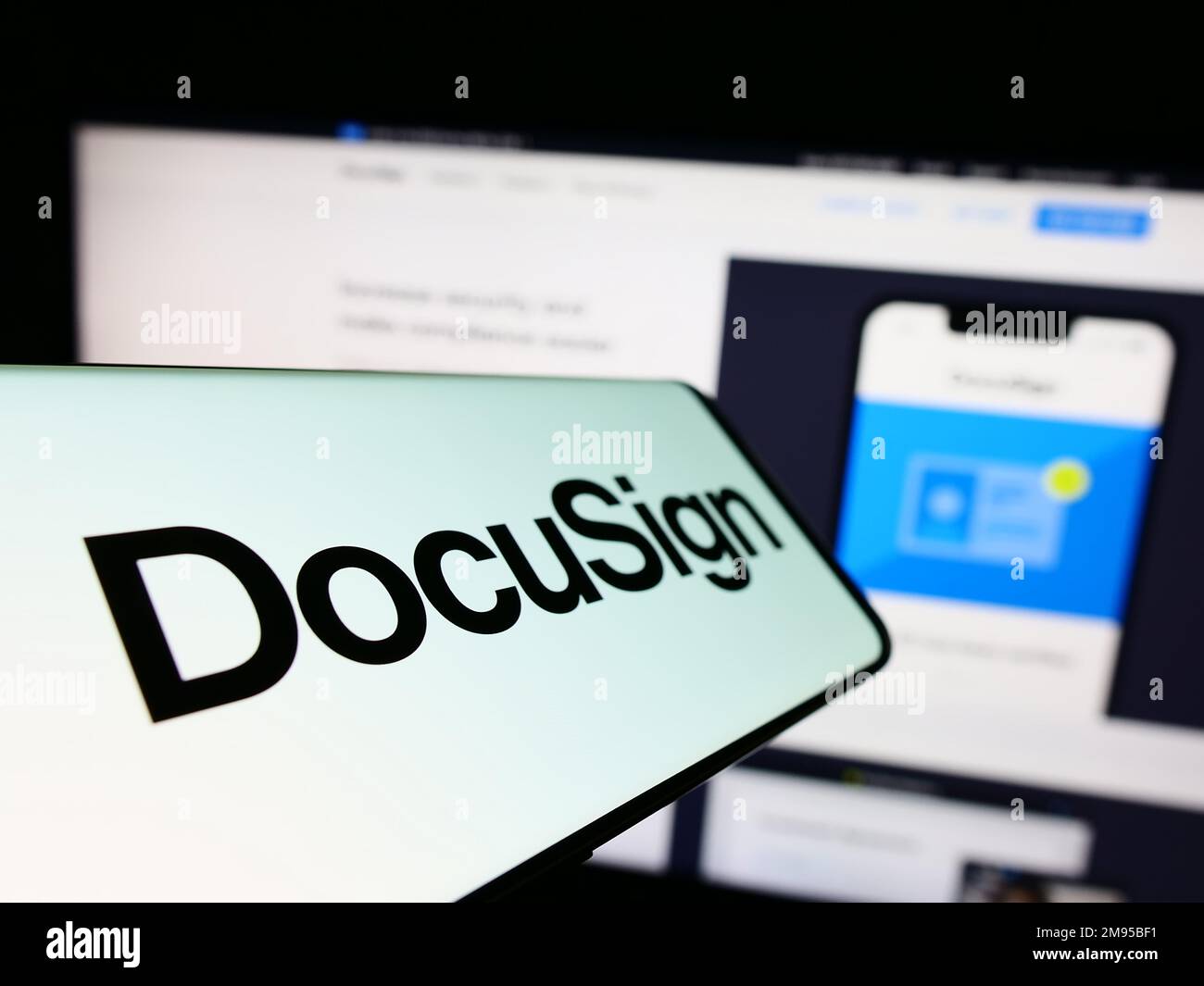 Signature logo hi-res stock photography and images - Alamy