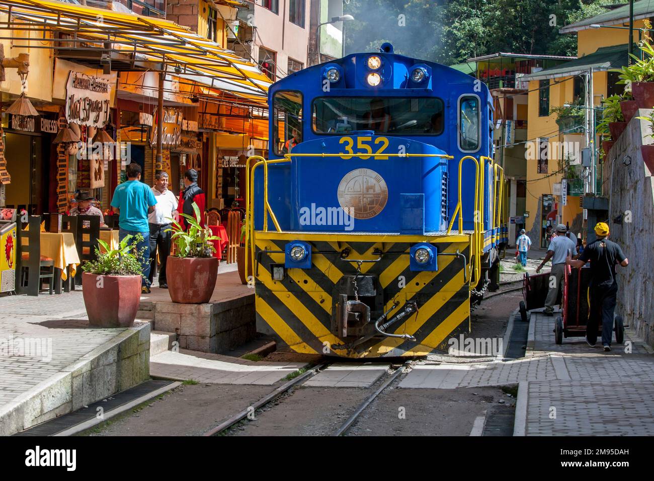 Locomotive peru hi-res stock photography and images - Alamy