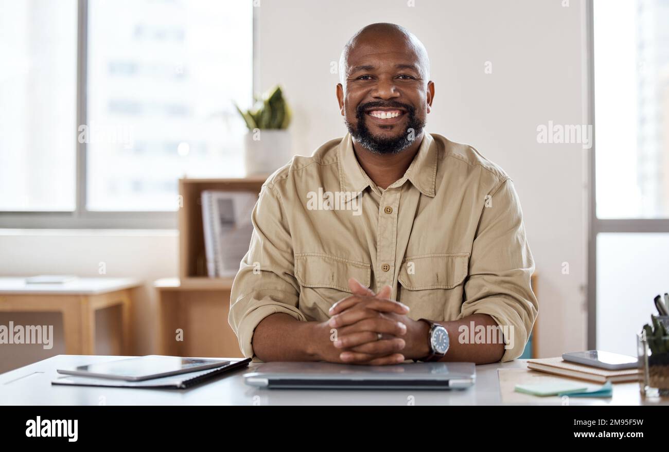 Welcome desk hi-res stock photography and images - Alamy