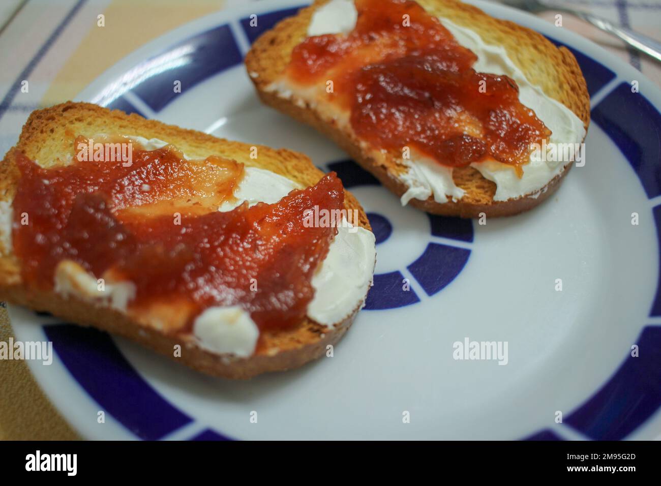 Fresh quince bread hi-res stock photography and images - Alamy
