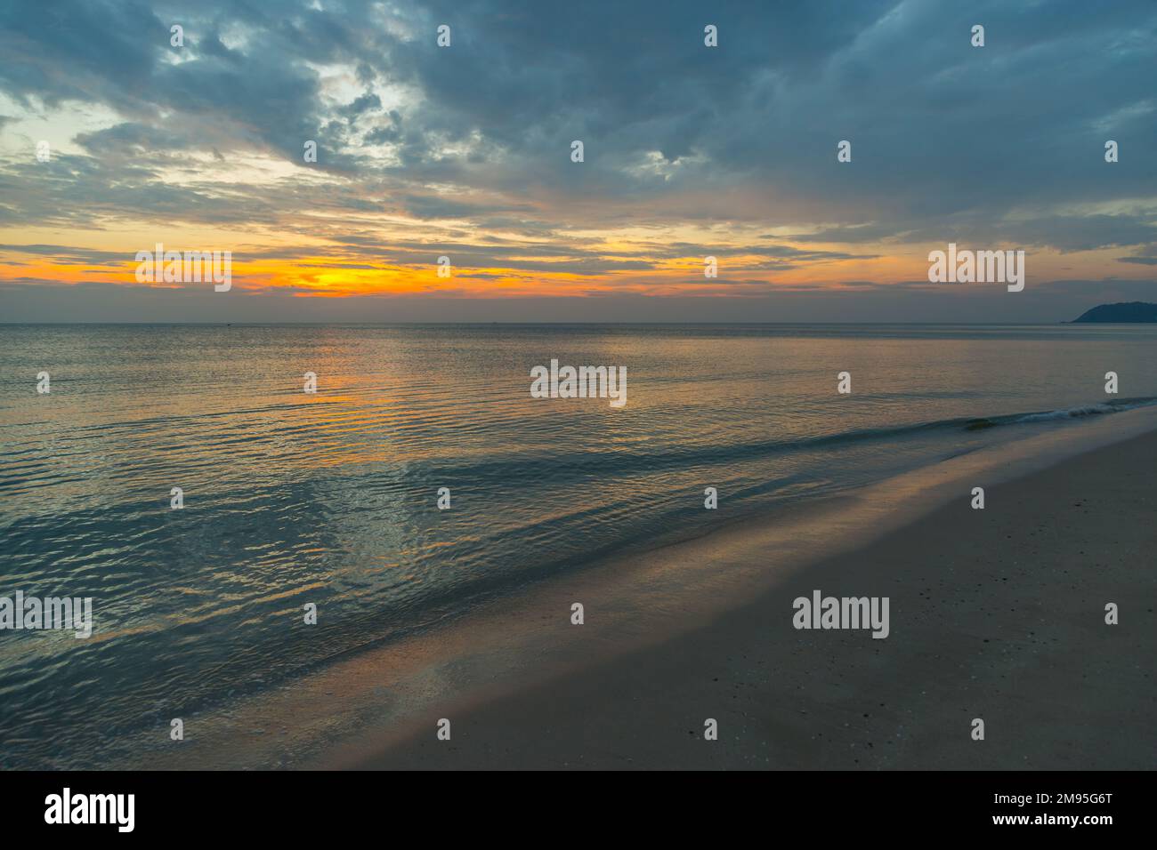 Siluette sunset at the beach background Stock Photo - Alamy