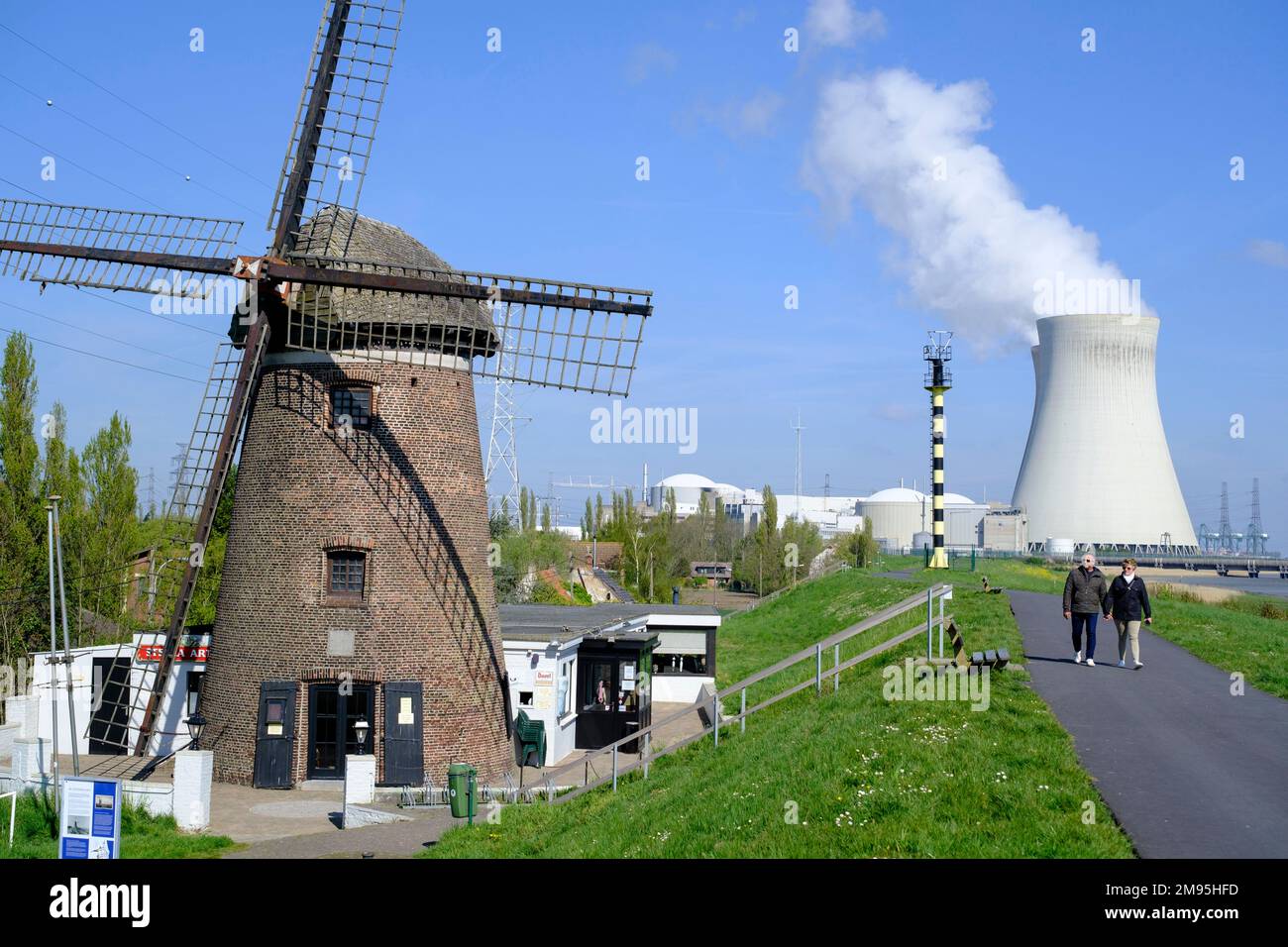 Belgium: the Doel Nuclear Power Station Stock Photo - Alamy