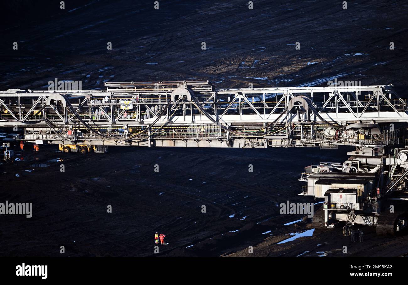 Inden, Germany. 17th Jan, 2023. Activists occupy a bucket-wheel ...