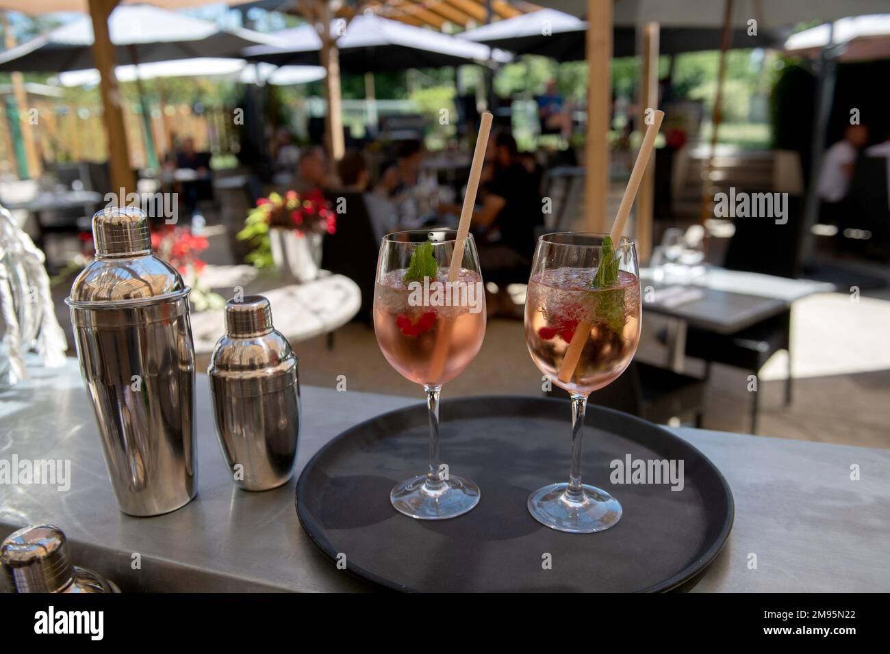 Restaurants alcohol hi-res stock photography and images - Alamy