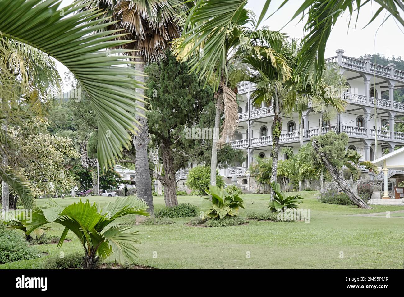 Seychelles colonial house travel hi-res stock photography and images ...