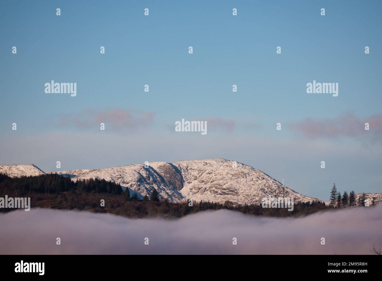 Lake Windermere Cumbria 17th January 2023 .UK Weather Moring mist ...