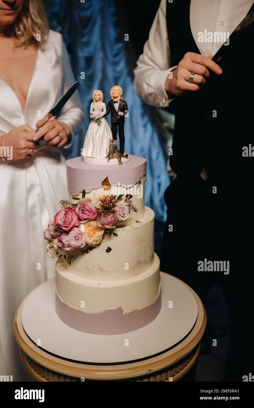 Three levels cake hi-res stock photography and images - Alamy