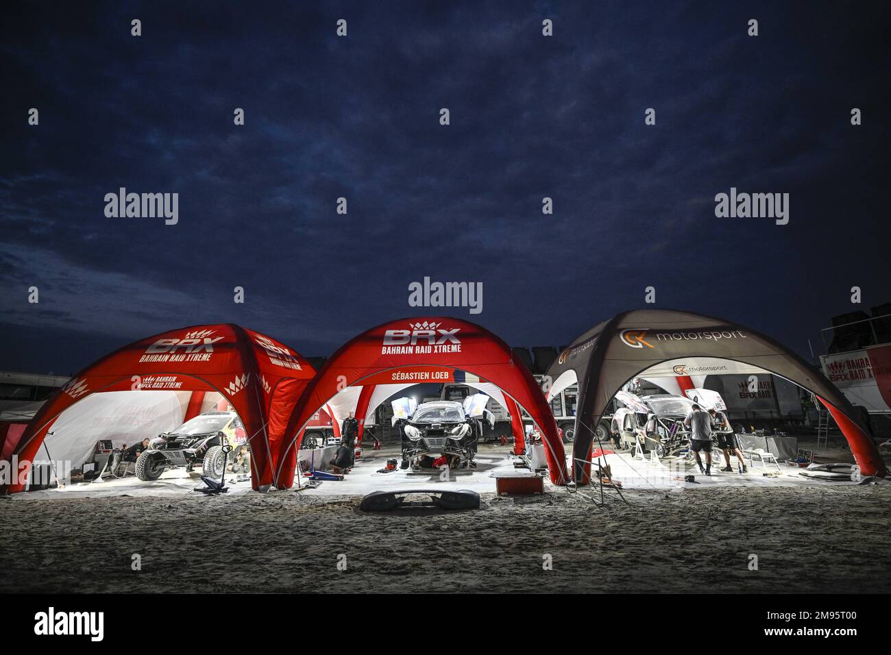 Bahrain Raid Extreme, BRX, Prodrive Hunter, Auto, FIA W2RC, service ...