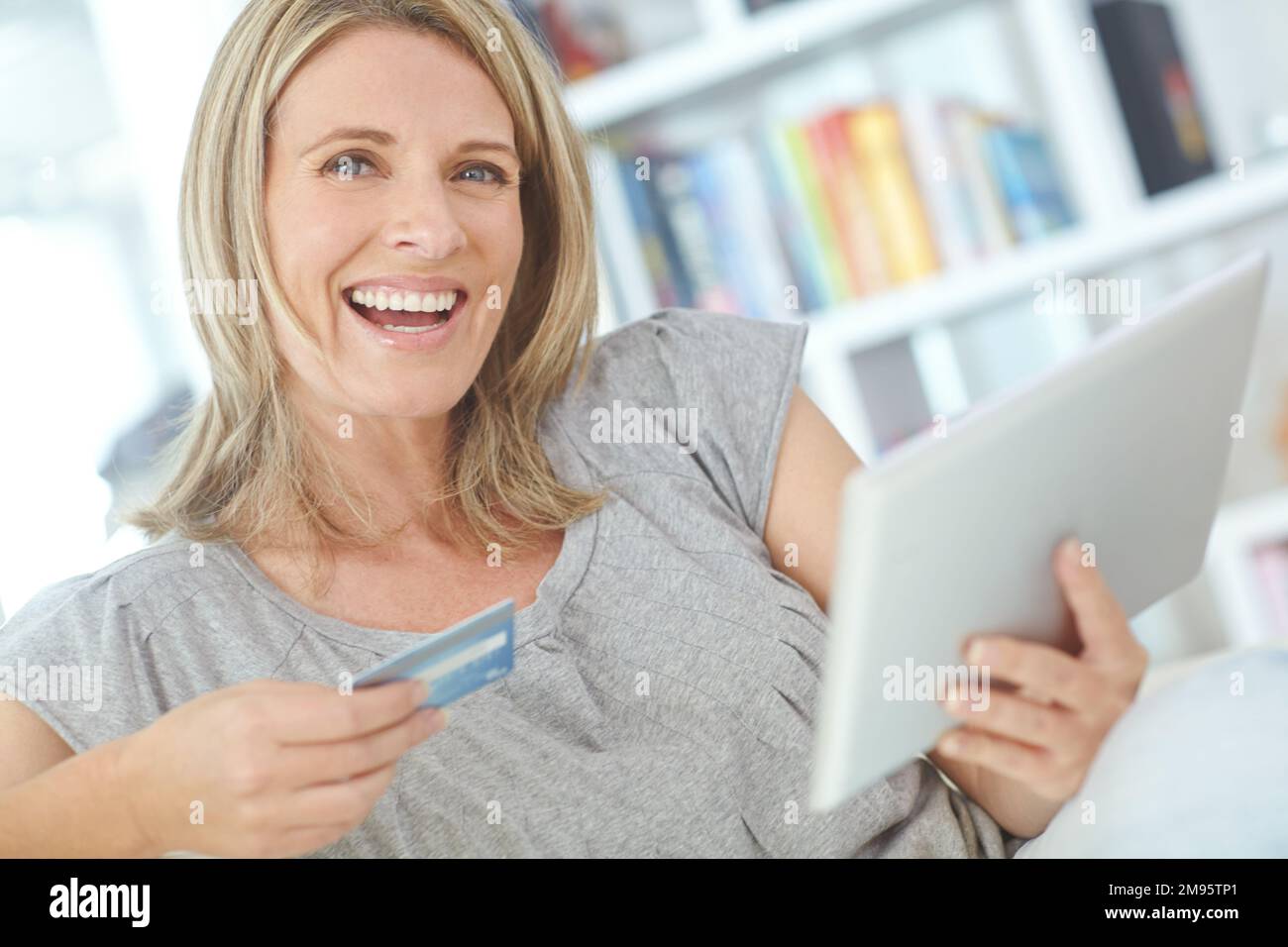 Digital bank hi-res stock photography and images - Alamy