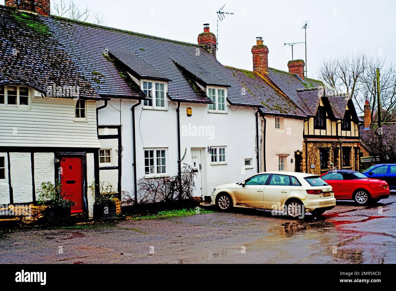 Period Cottages, Long Crendon Village, Buckinghamshire, England Stock ...