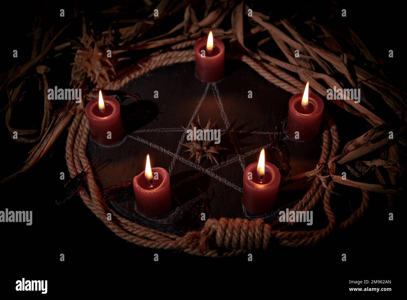 Wicca table hi-res stock photography and images - Alamy