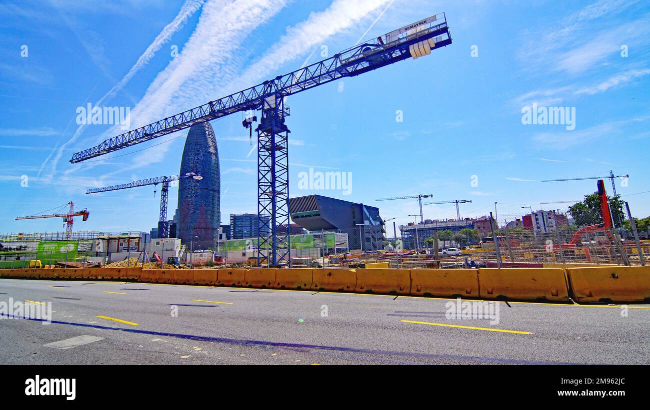 deconstruction works of the ring road of the Plaza de Les Glories ...