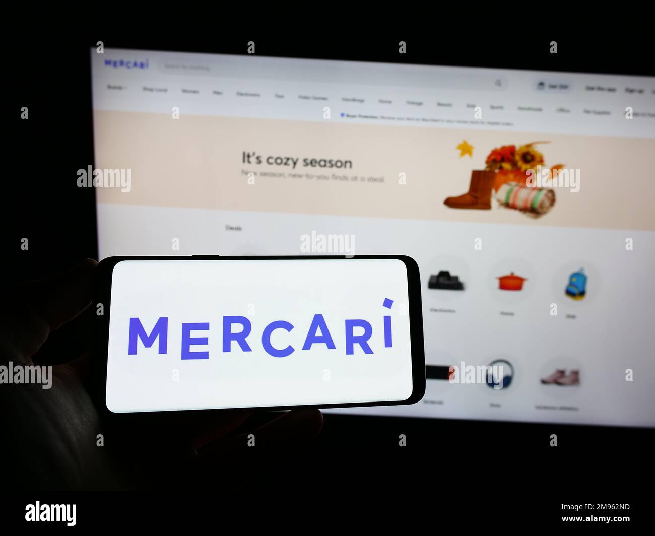 Mercari logo hi-res stock photography and images - Alamy
