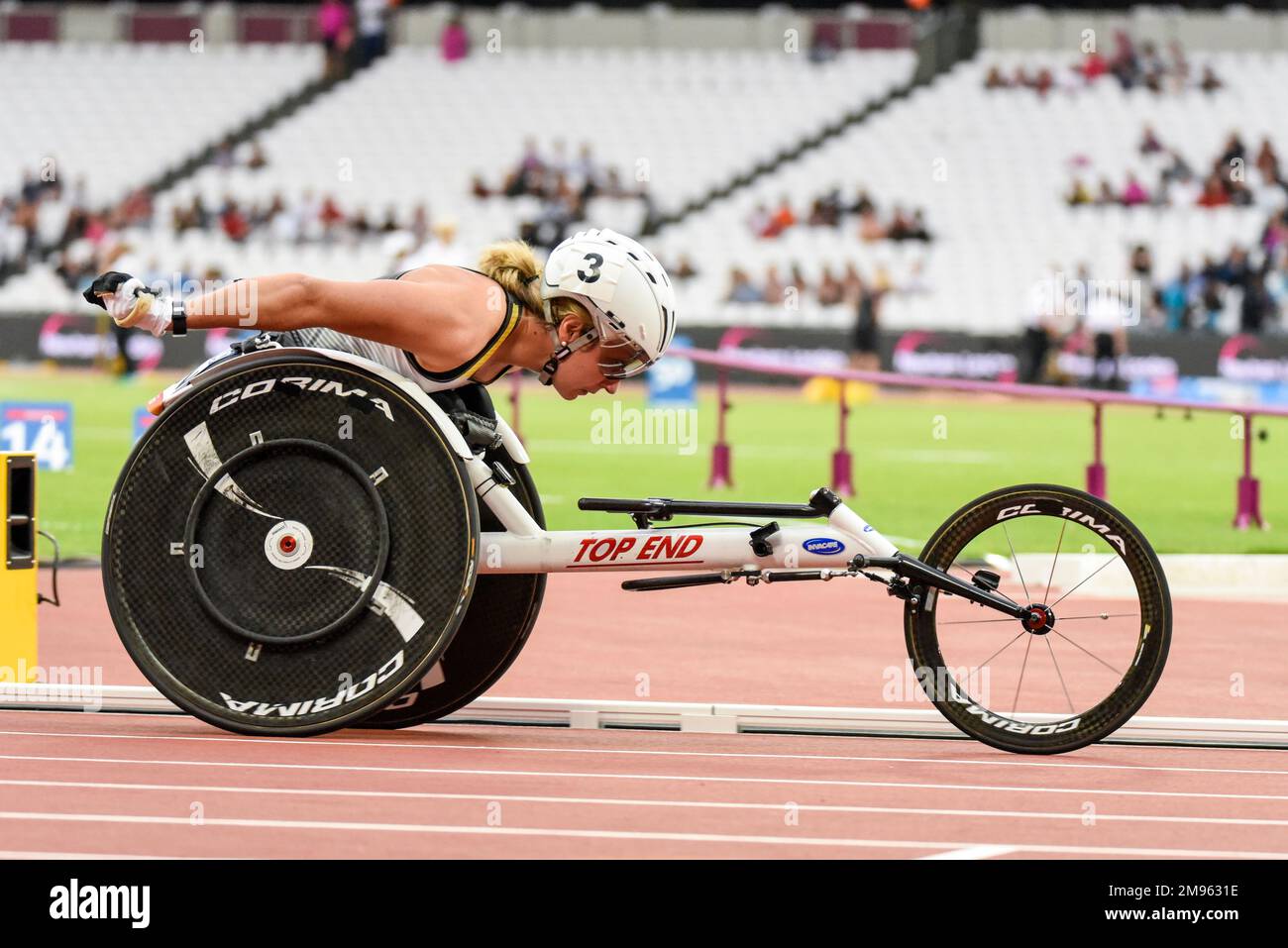 Annika Zeyen competing in 800m T54 wheelchair race at the 2017 World ...