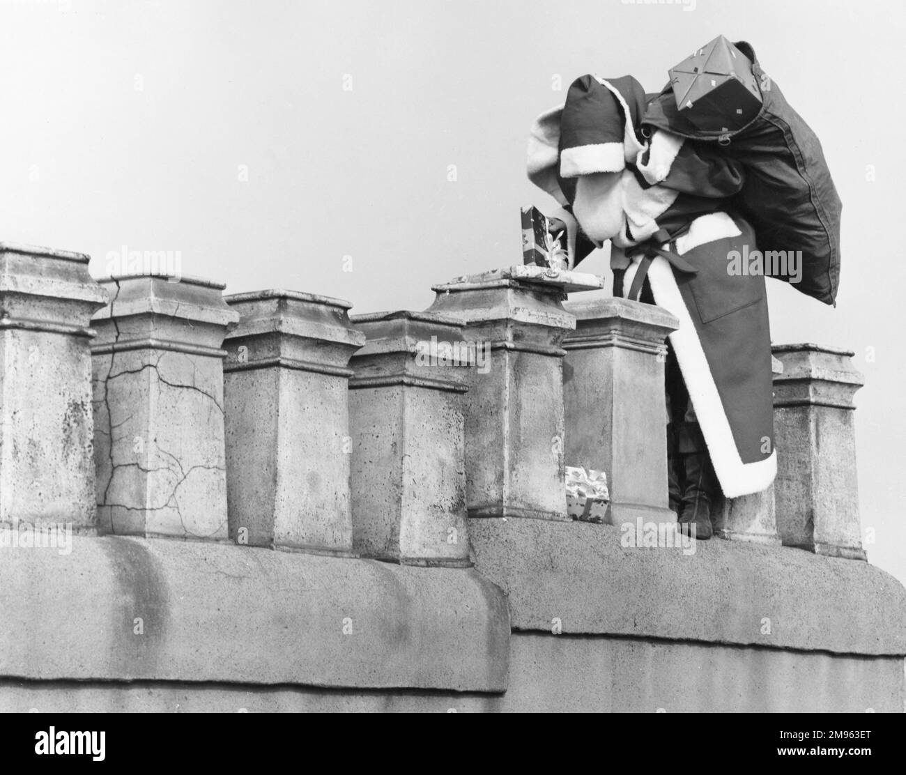 1960s father christmas hi-res stock photography and images - Alamy