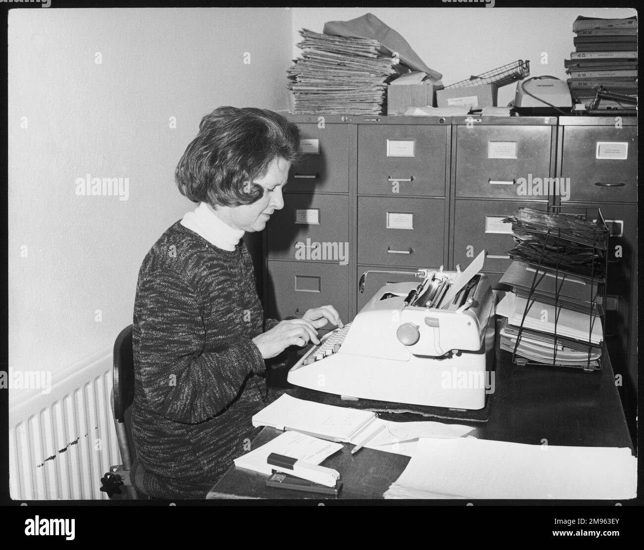 Typist 1970s hi-res stock photography and images - Alamy