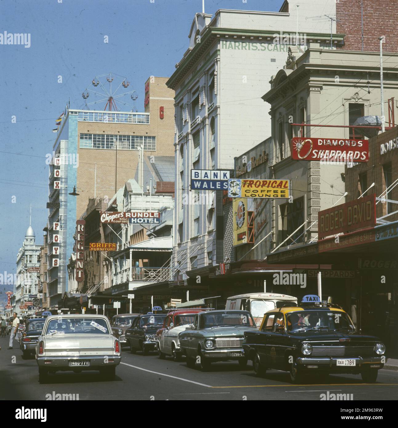Adelaide: Rundle Street in the city centre Stock Photo - Alamy