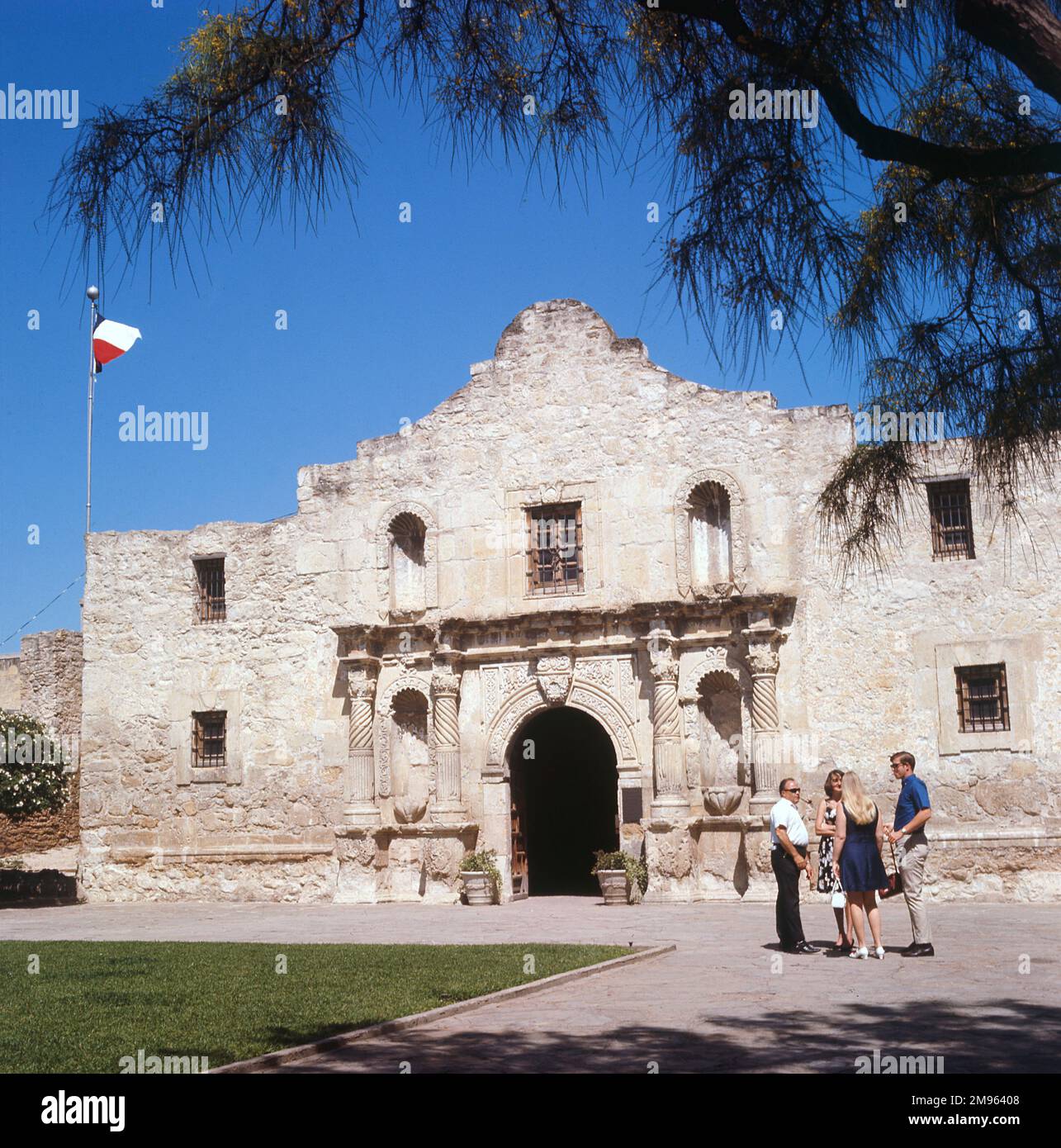 Typical view of the Alamo, San Antonio, Texas, USA Stock Photo - Alamy