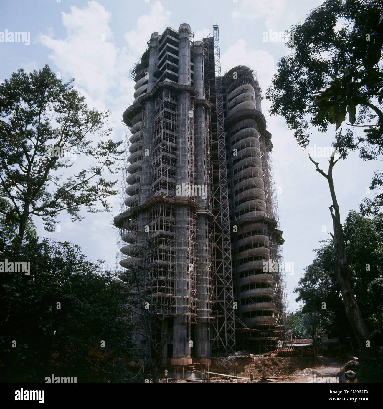 Singapore: a new block of flats springs up during a building boom Stock ...