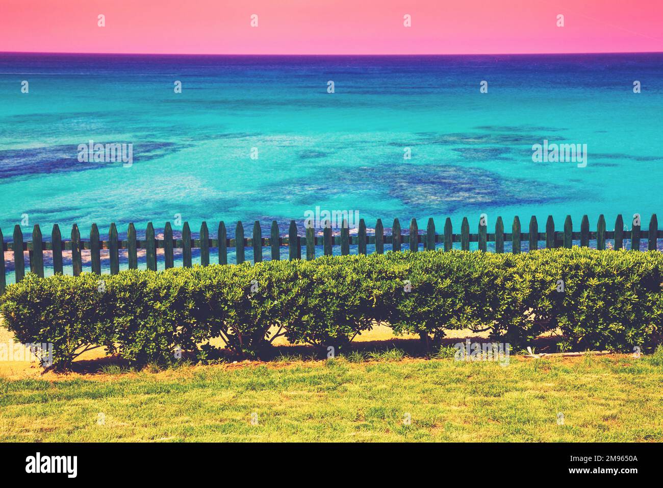 Green embankment hi-res stock photography and images - Alamy