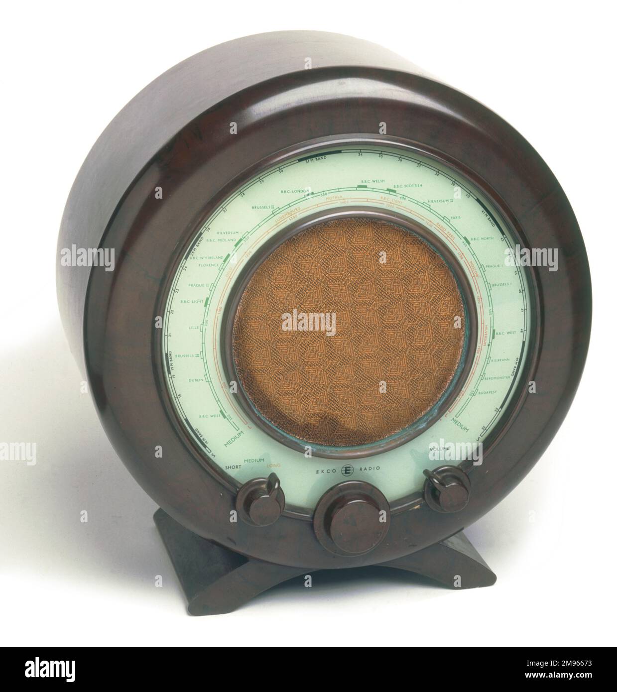 Listening to the radio 1930's hi-res stock photography and images - Alamy