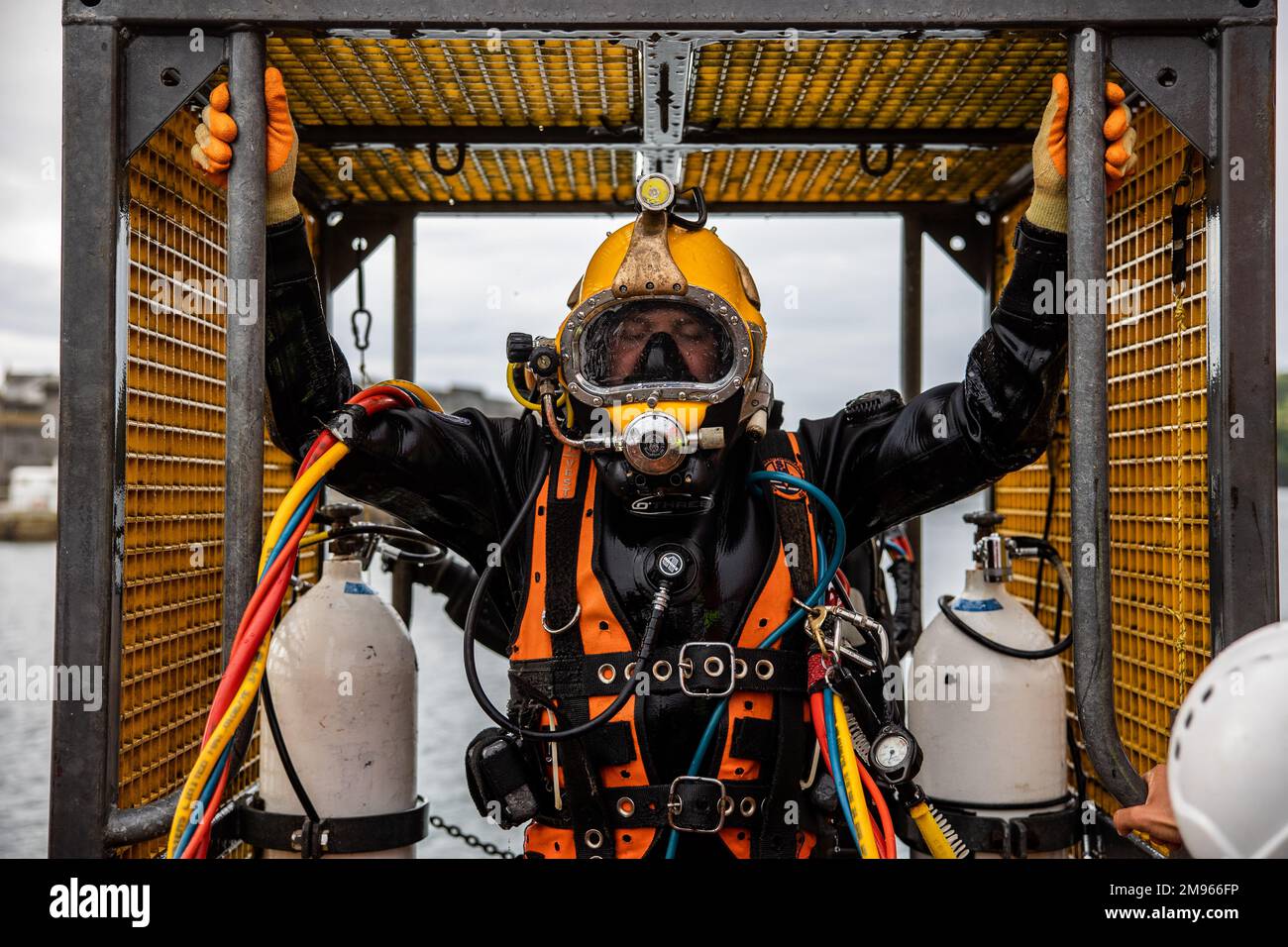 Commercial Diver Training, Plymouth Devon Stock Photo - Alamy