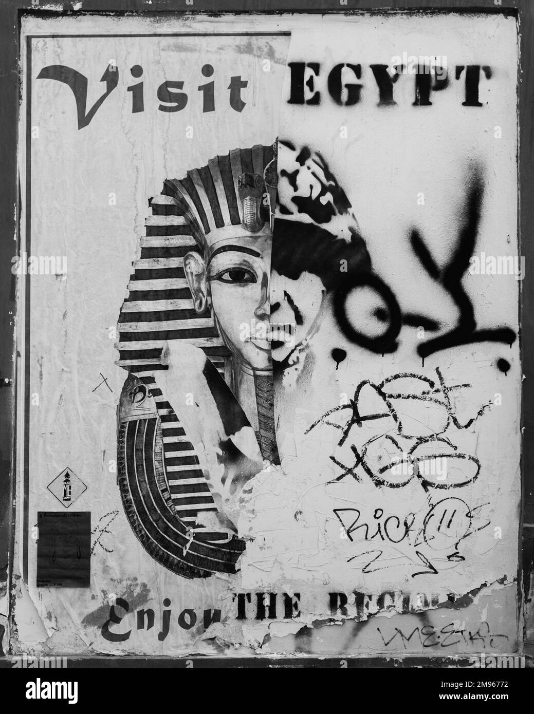 Vertical wall art Black and White Stock Photos & Images - Alamy